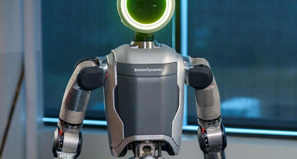 El robot humanoide de Atlas intentó un salto mortal hacia atrás. ¿Qué ...