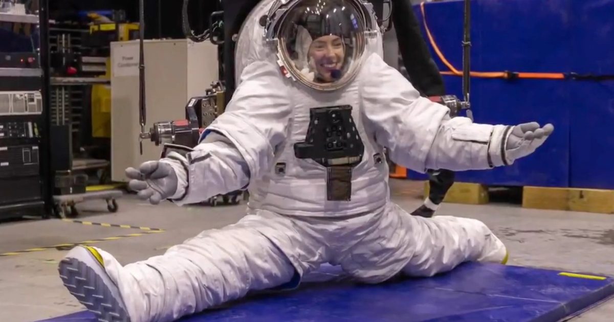 El traje espacial lunar de nueva generación redefine la movilidad ...