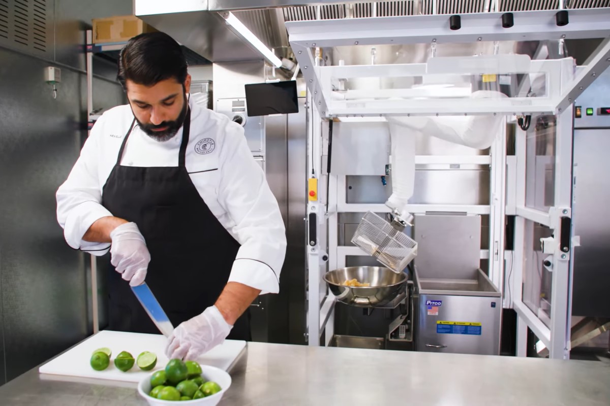¿Nachos, totopos o chips? Este robot cocinero sabe cómo prepararlos ...