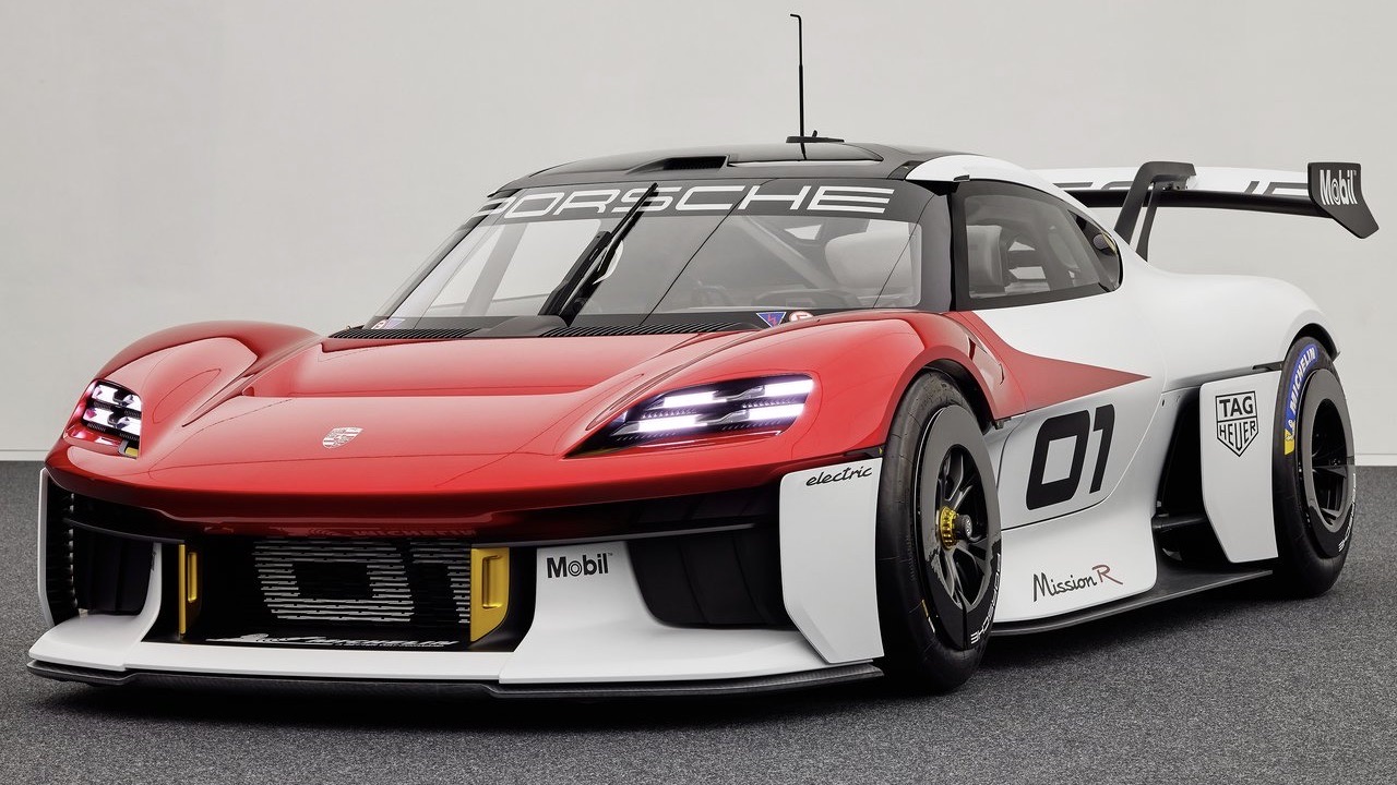 Este SCG 004S con motor V8 y conductor central costará 400 K | Digital ...